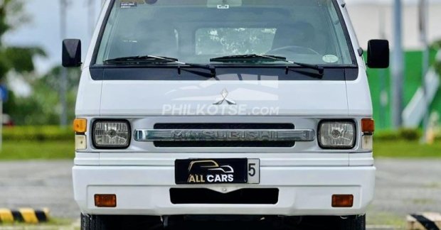 2015 Mitsubishi L300 in Makati, Metro Manila